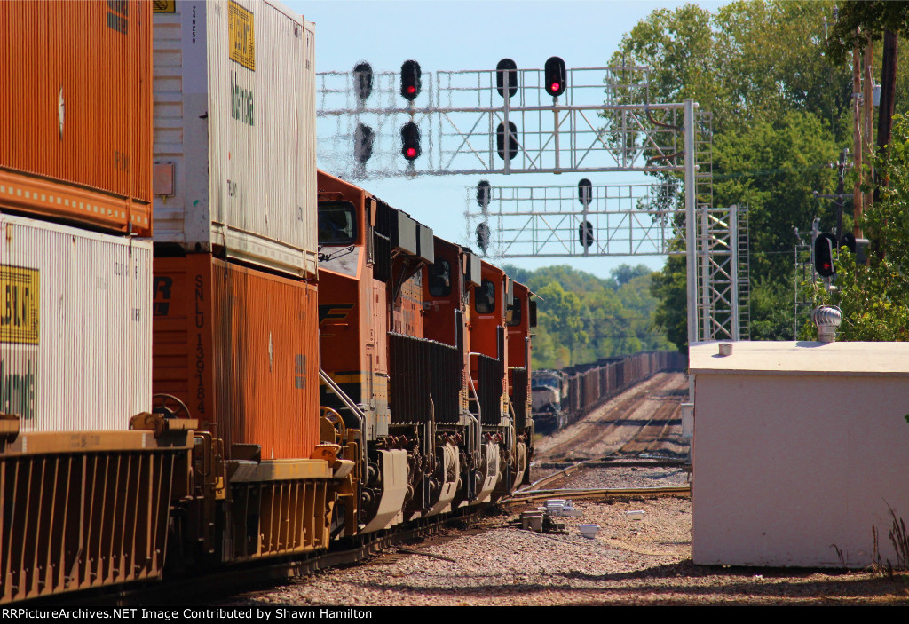 BNSF 7301 waits for a signal on Main #1